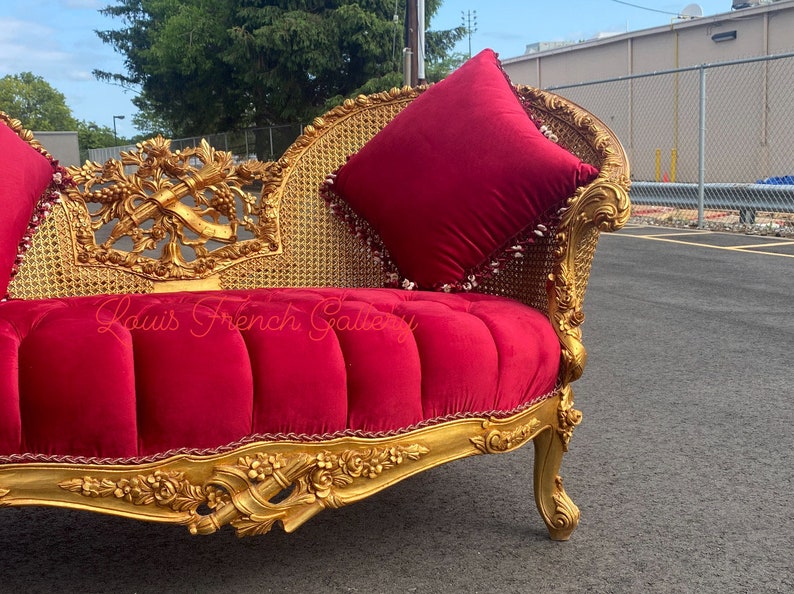 Vintage French Style Settee. Louis XVI Pattern. Hand Carved Giltwood ...