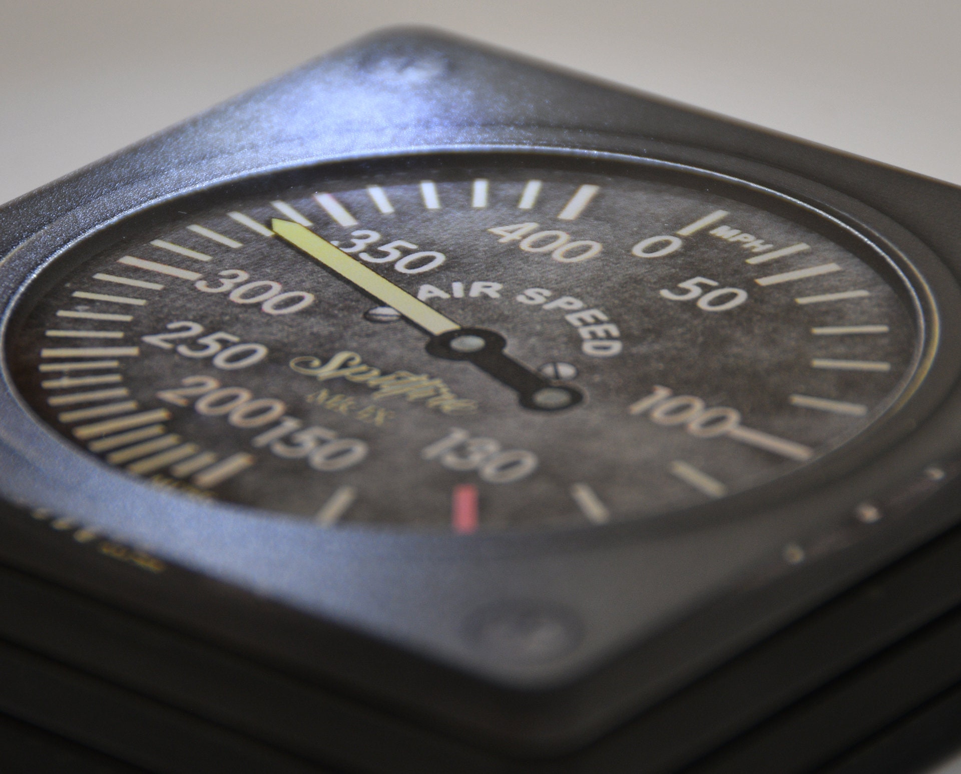 Aviation Coasters Replicas of Cockpit Flight Instruments Dials Spitfire ...