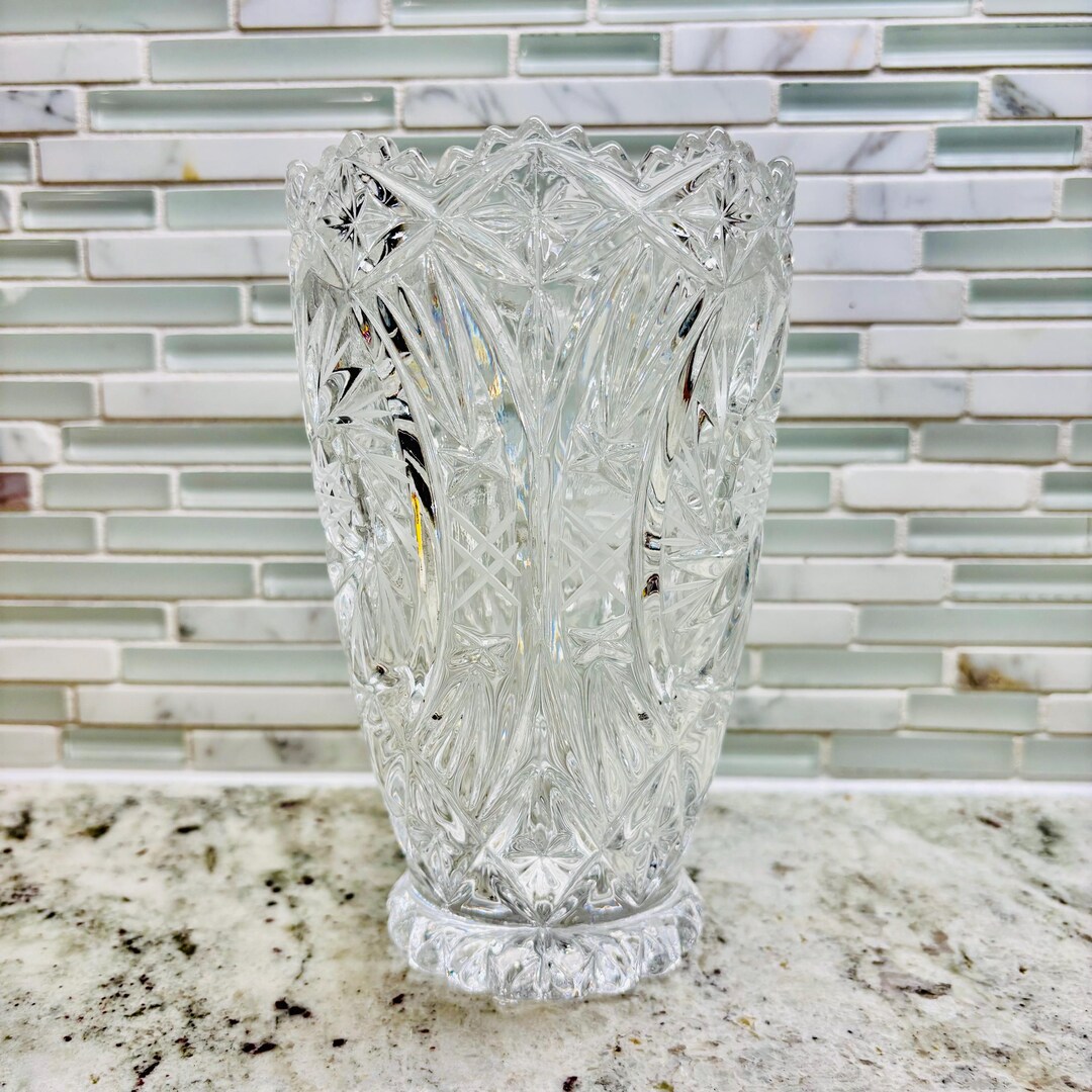 Clear Crystal Vase | Pinwheel Pattern | Midcentury Vase | Sawtooth Edge ...