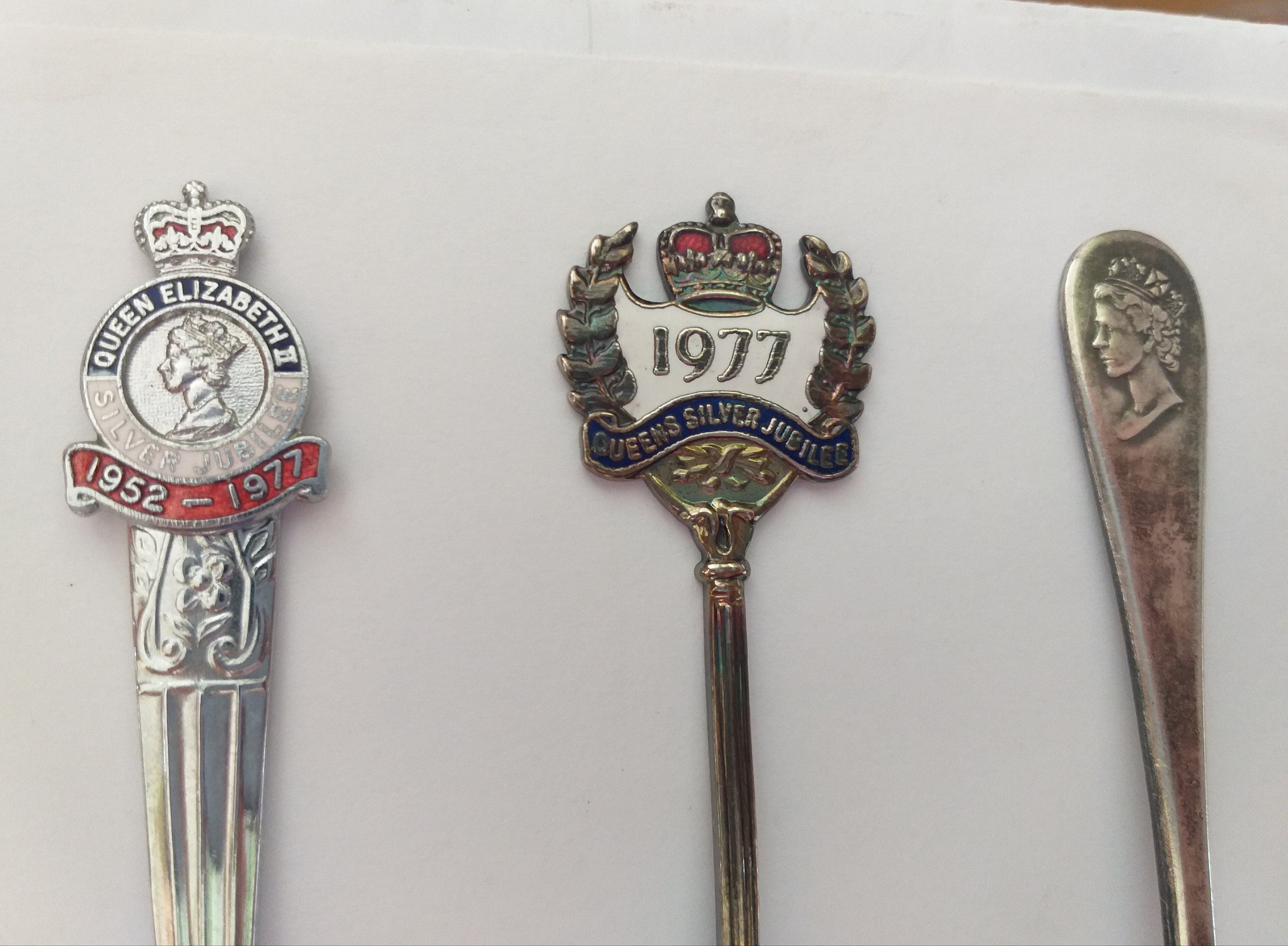 Queen Elizabeth II Silver Jubilee 1952 - 1977 Souvenir Commemorative ...