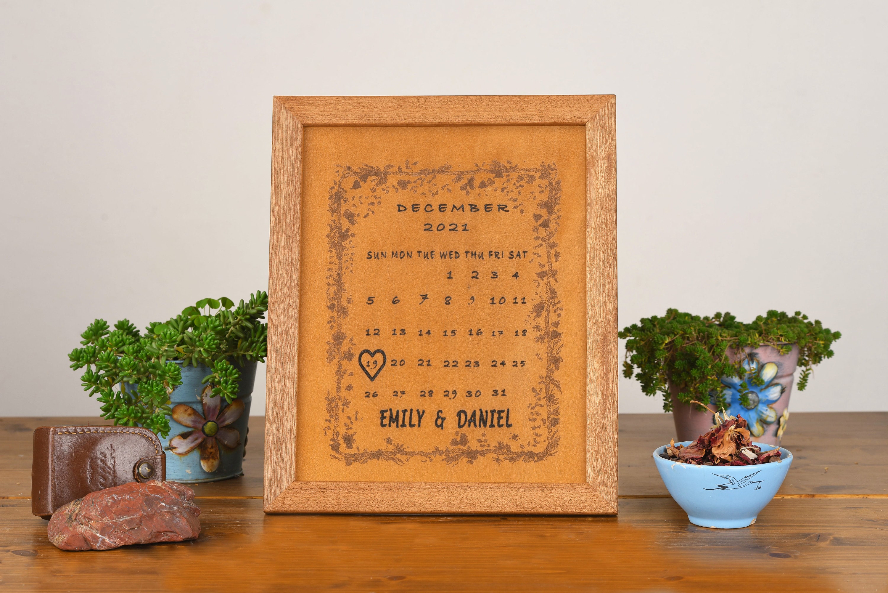 Personalized Love Calendar in Handcrafted Leather - Commemorate Your ...