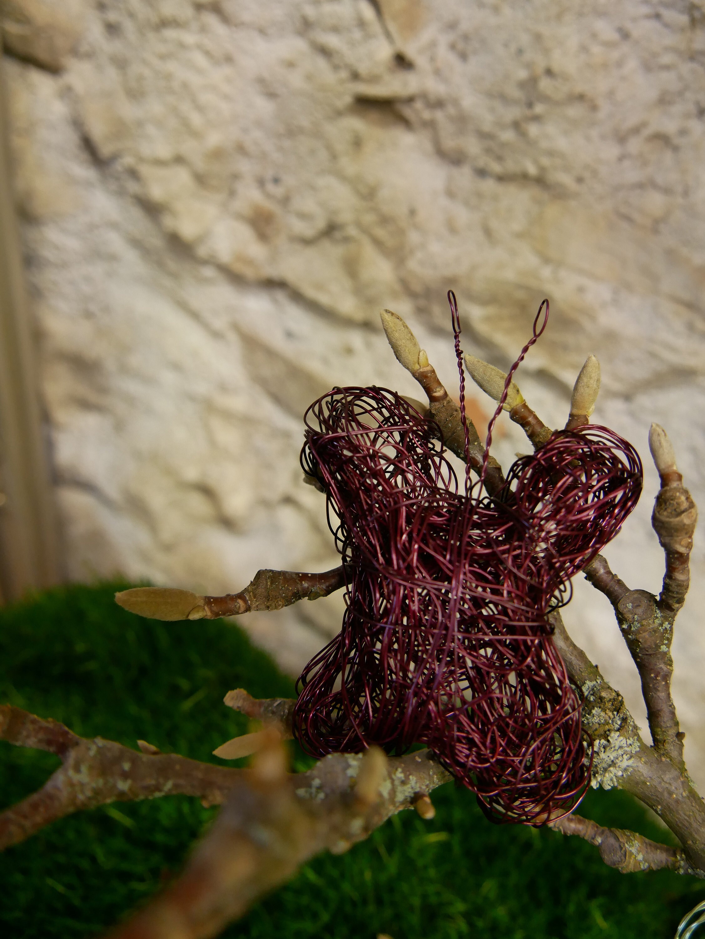 Butterflies made of copper lacquered wire in a set of 3 Sculpture ...