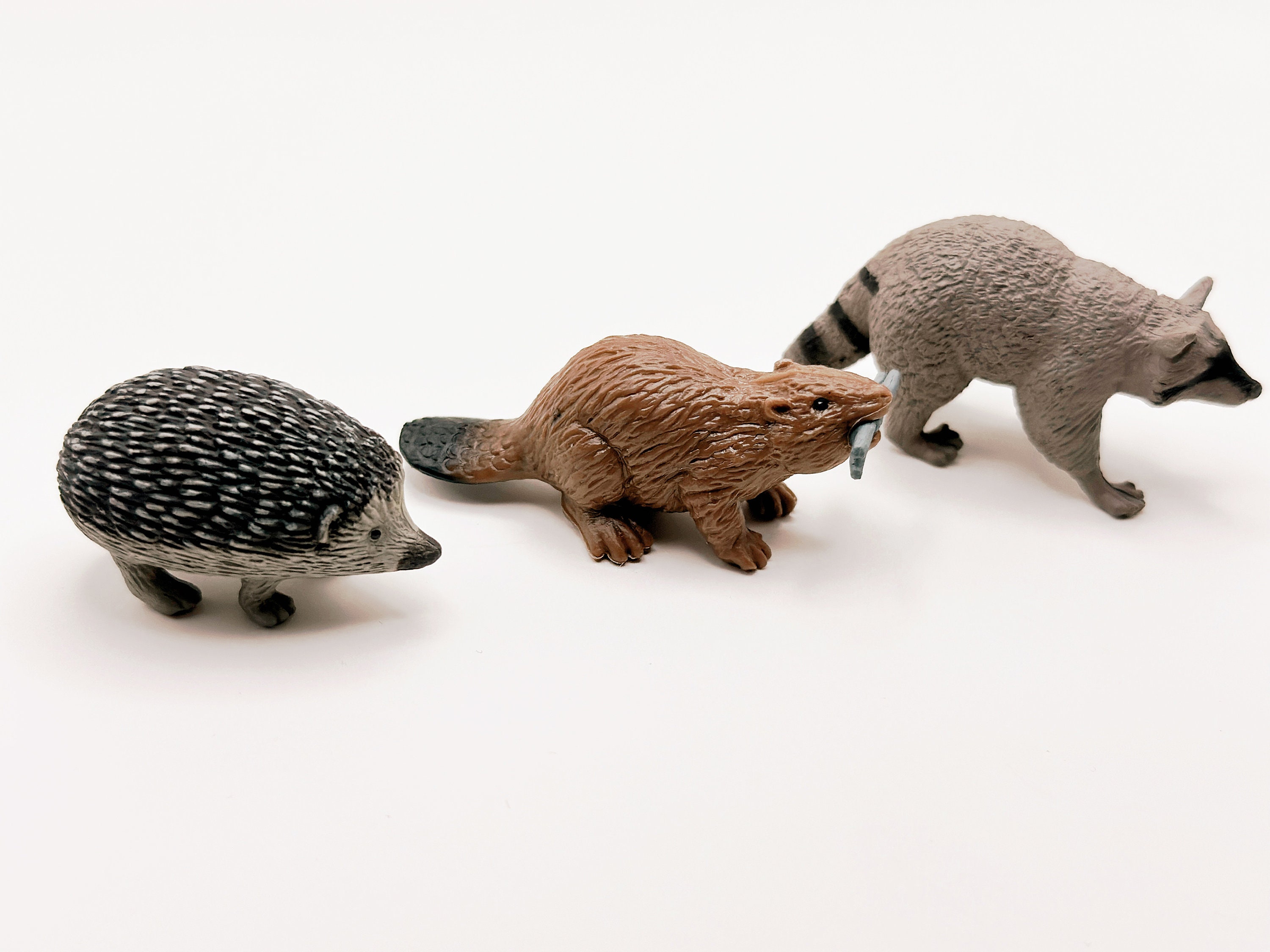 3pc Raccoon Beaver Hedgehog, Diorama Supplies, Small Plastic Animals ...