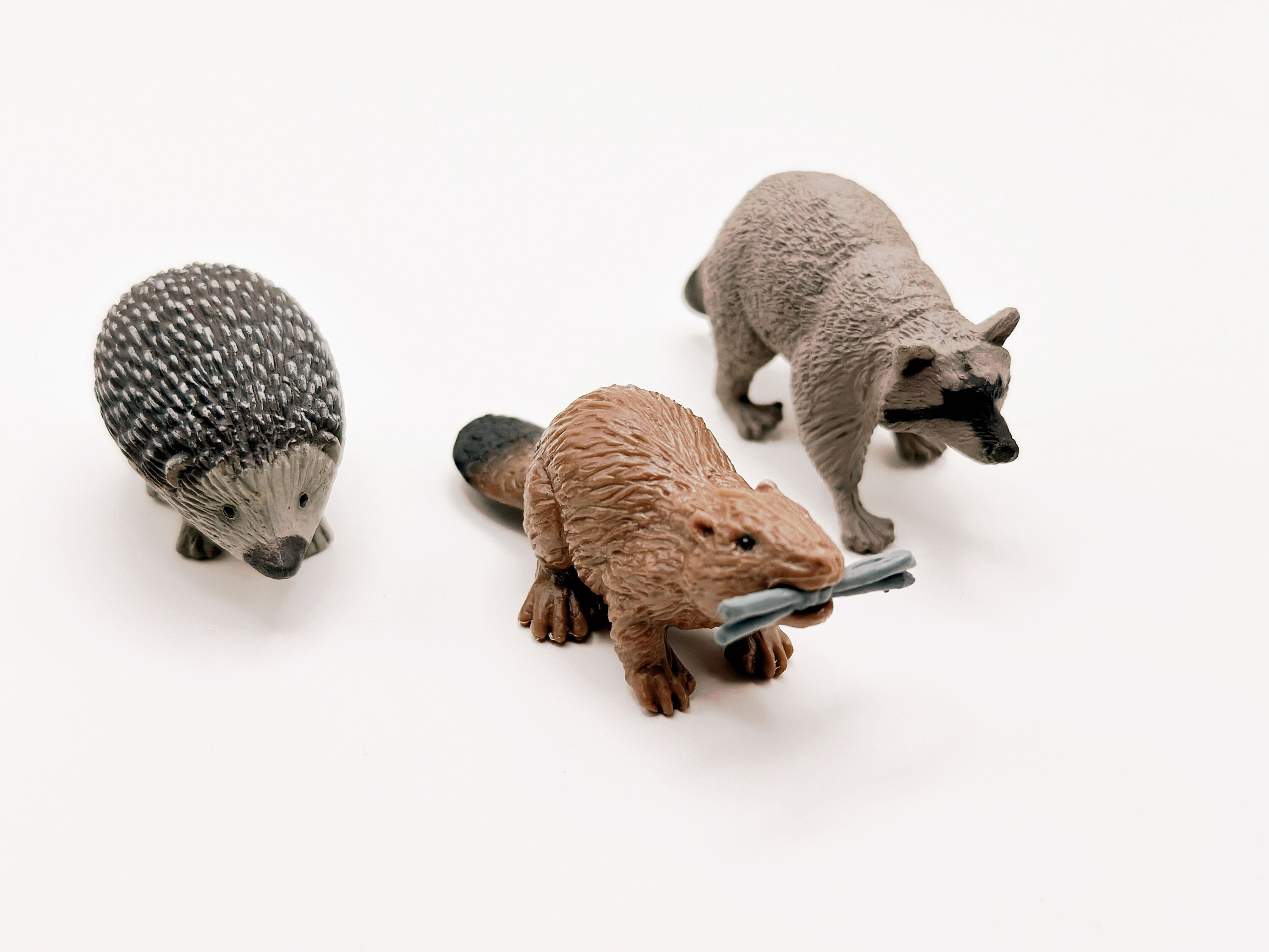 3pc Raccoon Beaver Hedgehog, Diorama Supplies, Small Plastic Animals ...