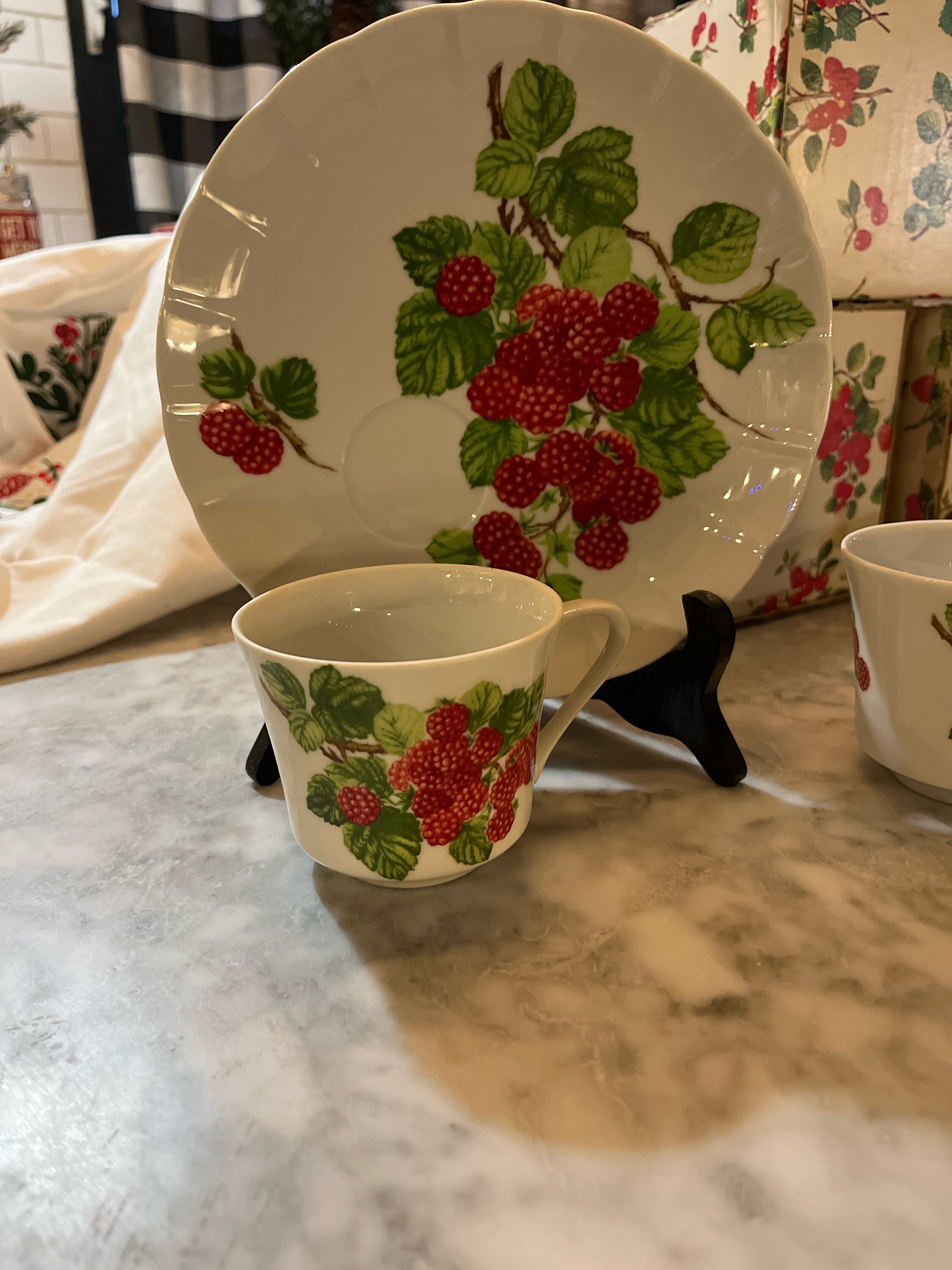 Set of 8 Seymor Mann 1975 Snack Sets W/tea Pot Beautiful Fruits ...