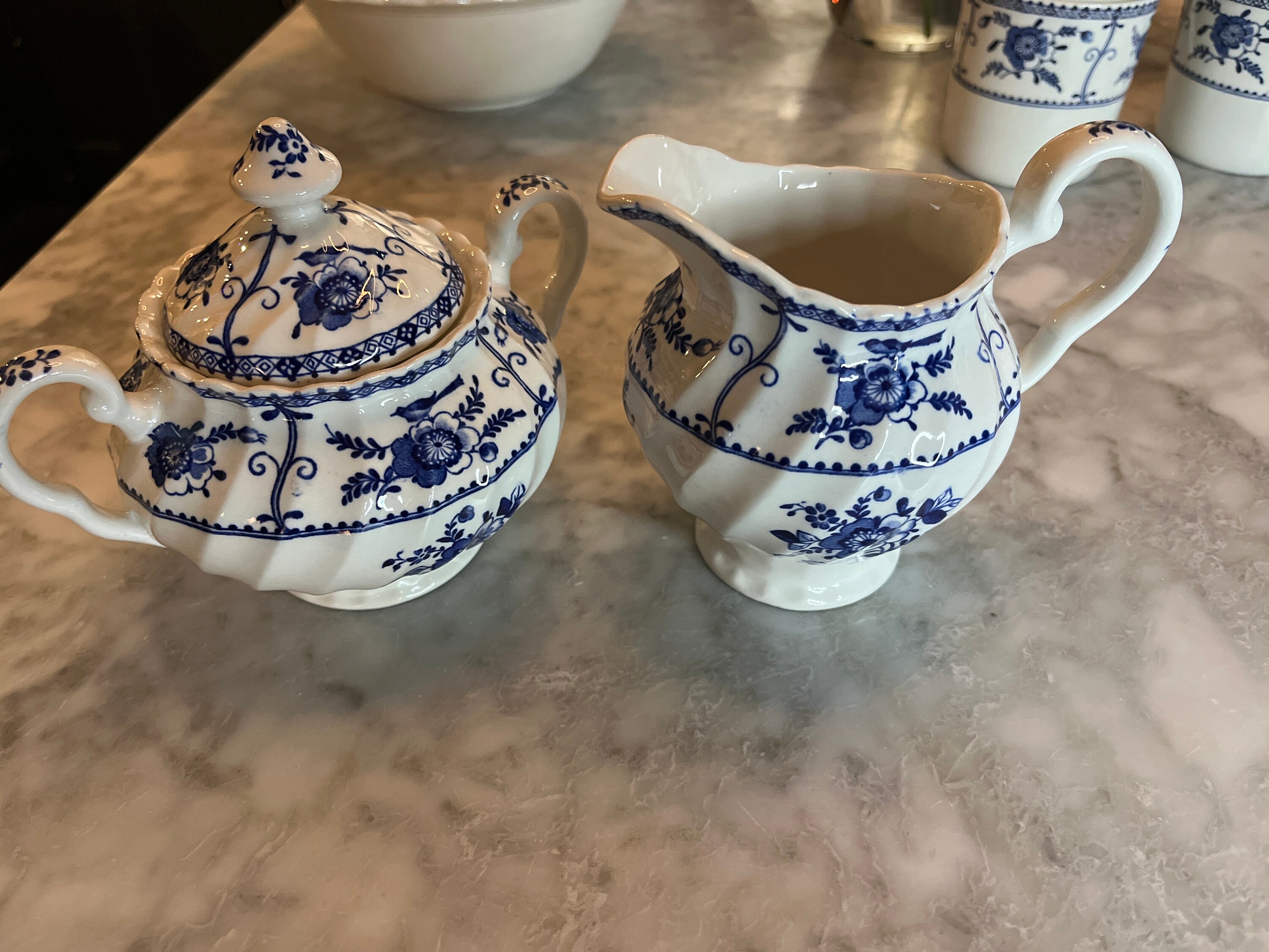 Wonderful Vintage Johnson Brothers Indies Pattern Dishes Large Array of ...