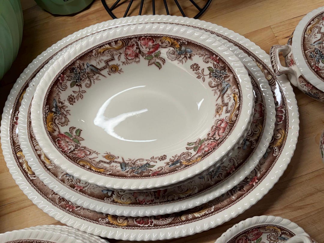 Wonderful Vintage Johnson Brothers Devonshire Pattern Dishes Large ...