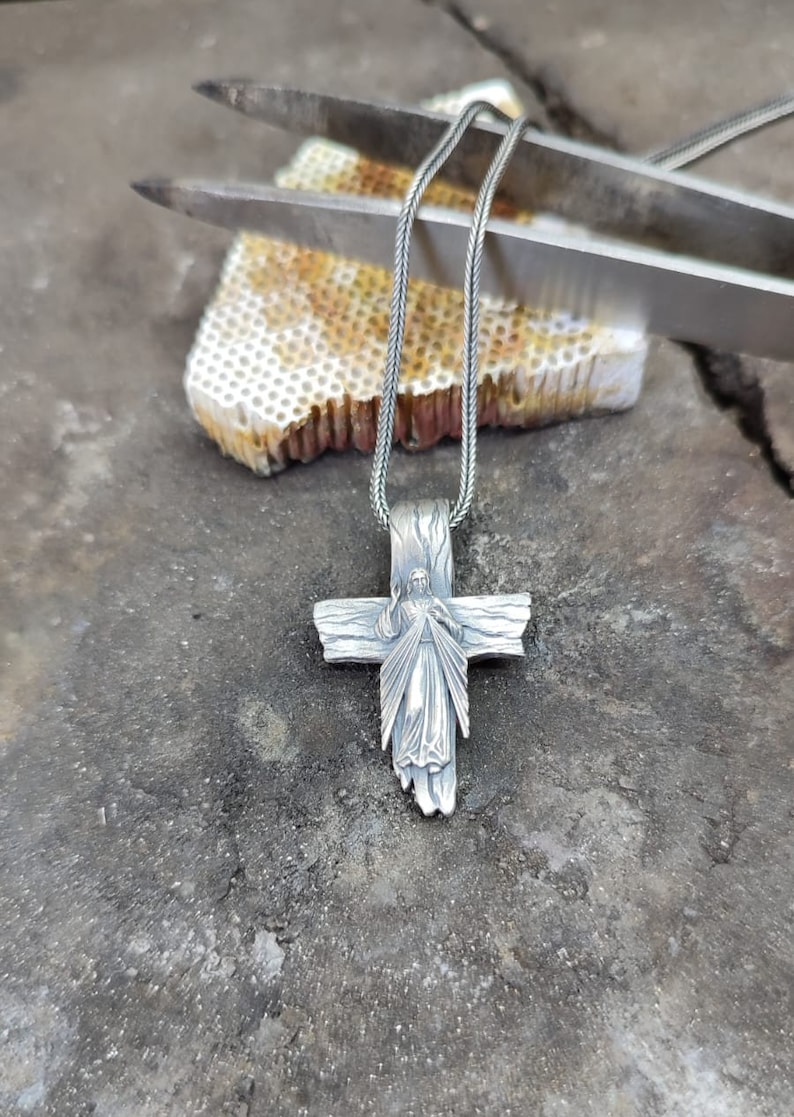 Jesus Christ Wooden Cross Amulet, Engraved Cross Necklace for Men ...