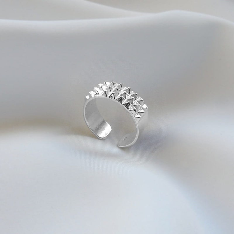 Silver Pyramid Ring - Etsy