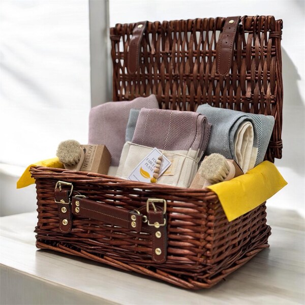 Mediterranean Gift Basket - 60+ Gift Ideas for 2025