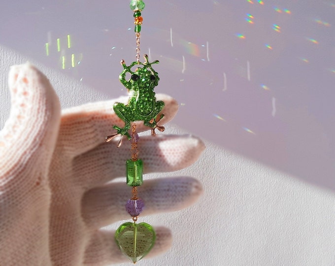 Frog Suncatcher Hanging Decor, Long Glass Peridot Crystal Heart Window ...