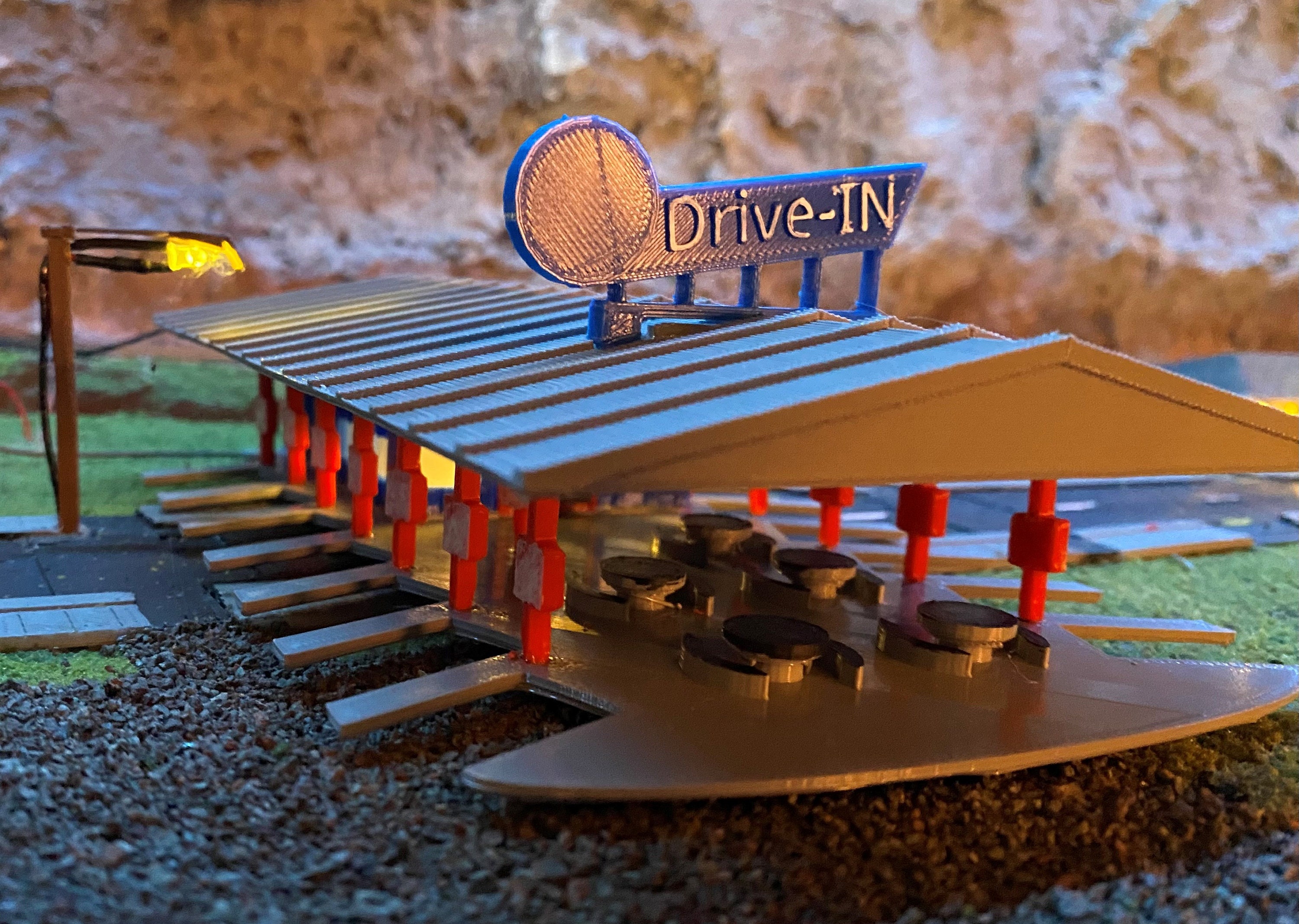 Mom & Son's Drive-in Theater Kit - Scale Model W/ Video - Z (1/220), 1/ ...