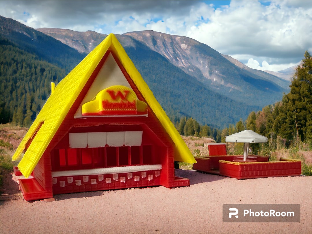 A-frame Restaurant - Assembled Model - 1-450, 1-220, 1-160, 1-144, 1-87 ...