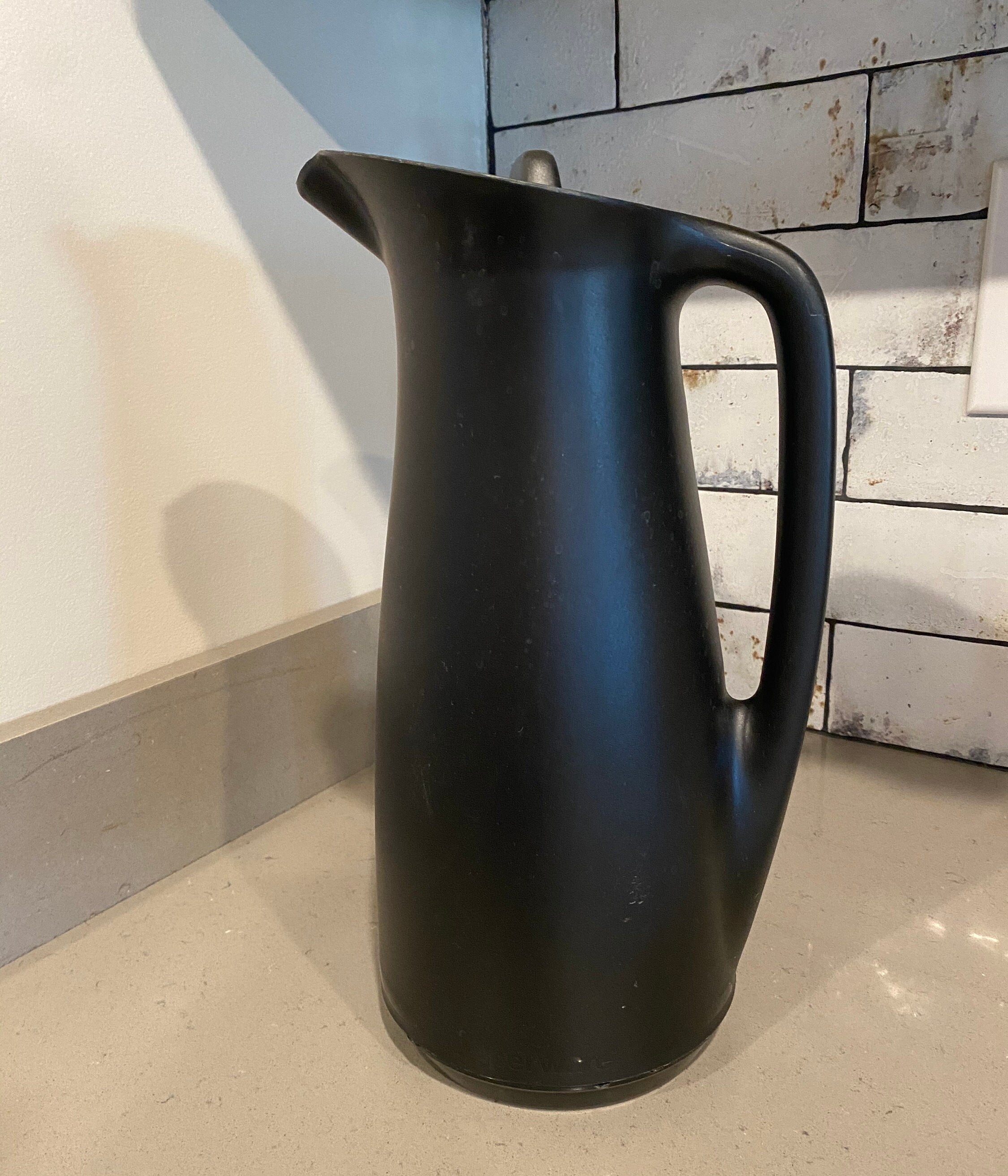 Tupperware Thermotup 1L Thermal Pitcher Carafe - Keeps Tea/coffee HOT ...