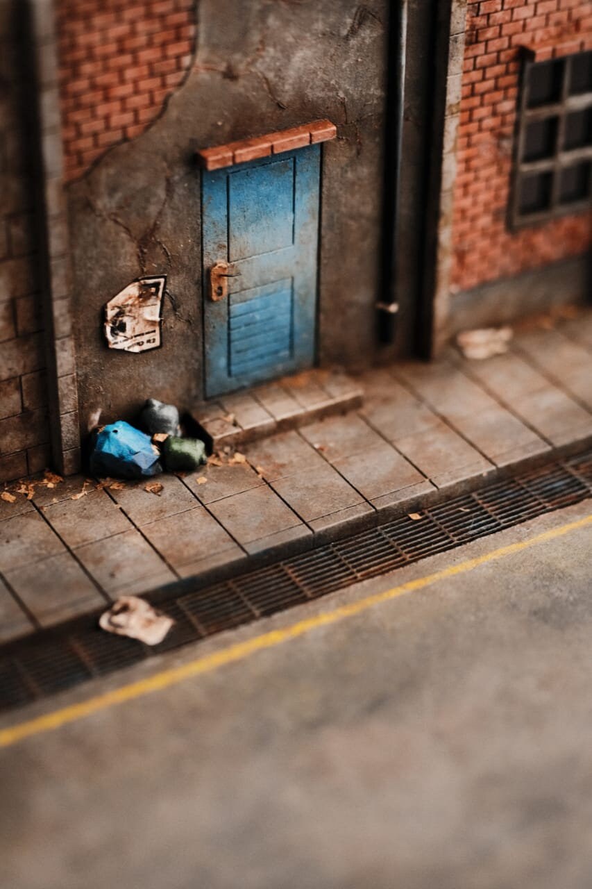 Miniatures Diorama neglected - Etsy