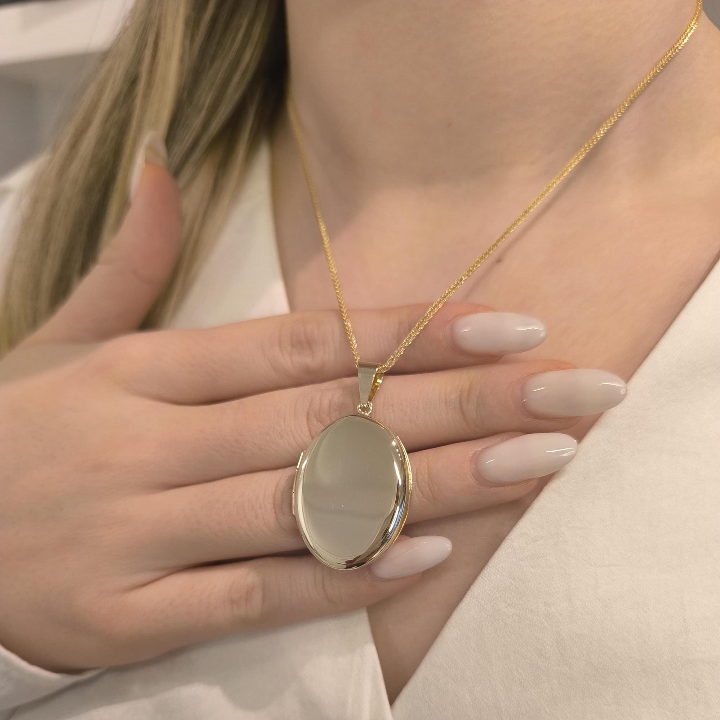 Oval Locket Necklace 14K Gold Personalized Locket Pendant for Mothers Day Christmas Gifts for Women Solid Gold Locket Pendant Birthday Gifts