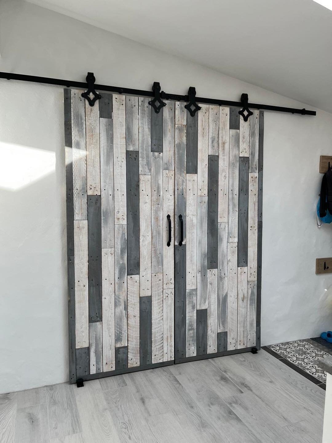 Reclaimed Mixed Grey Pallet Wood/ Reclaimed Timber Wall Cladding DIY ...