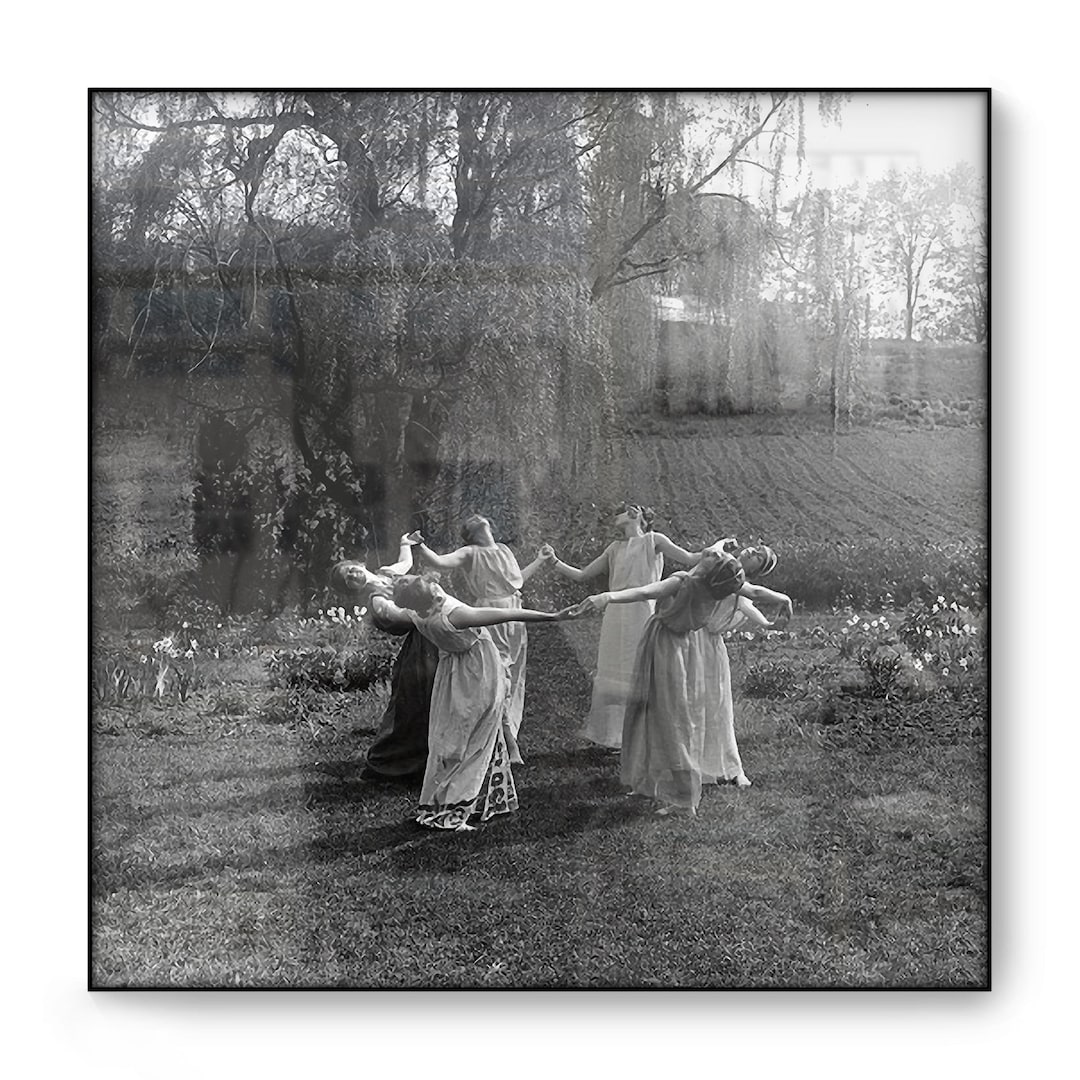 Circle of Women Dancing Moon Light Dance Meadow Pagan Witches Wiccan ...