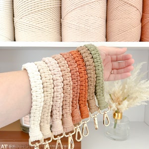 Square Macrame Wristlet Keychain Wristlet Key Wristlet Boho Macrame ...