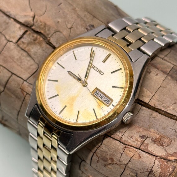 vintage seiko quartz stainless steel mens watch - Gem