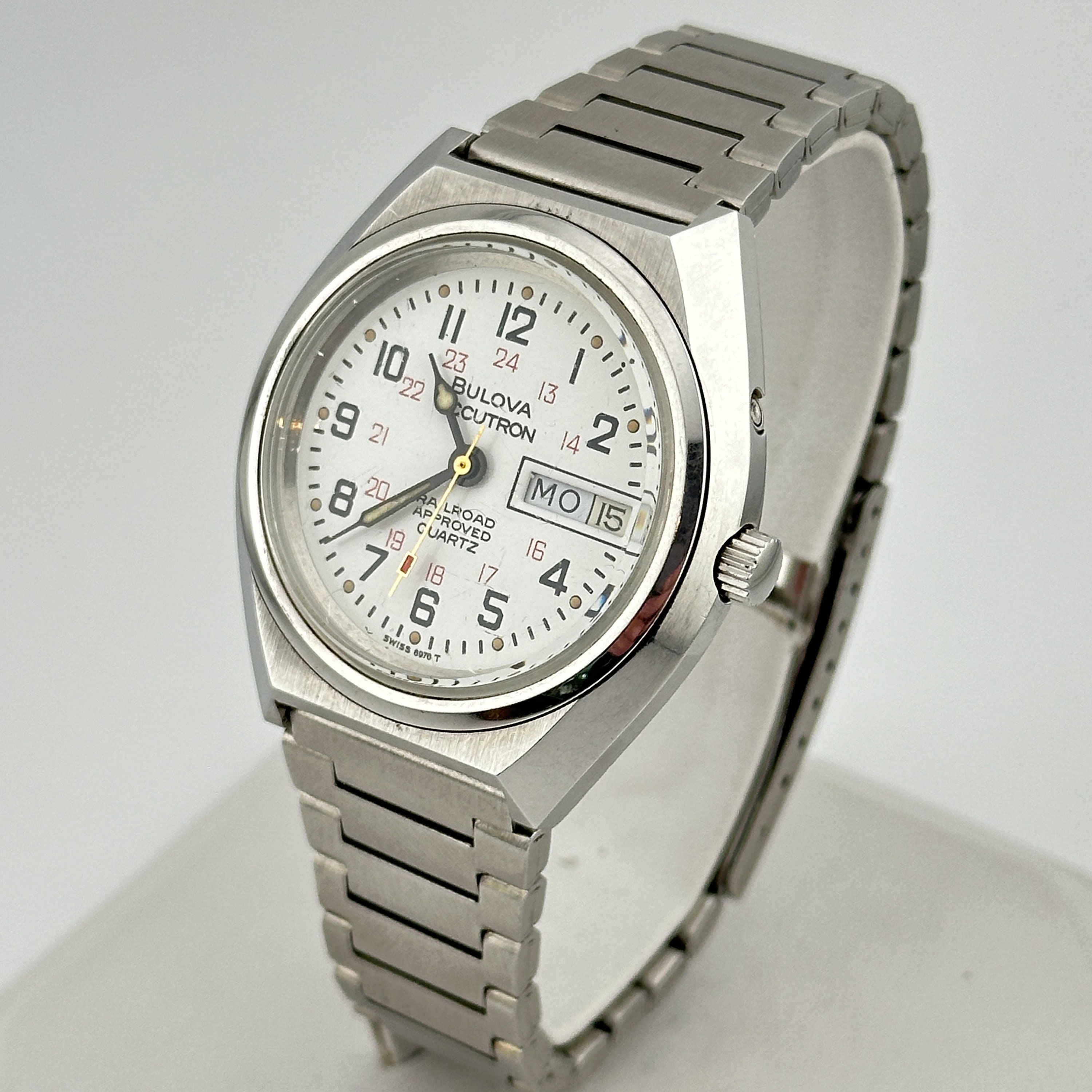 Vintage Bulova Accutron Railroad Approved Stainless Steel Vintage Bulova Accutron Railroad Approved Stainless Steel