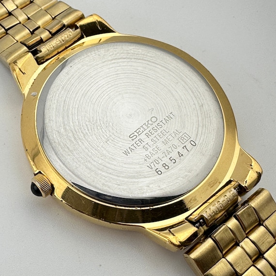 Vintage Seiko Gold Tone Day Date Midsized 35mm quartz… - Gem