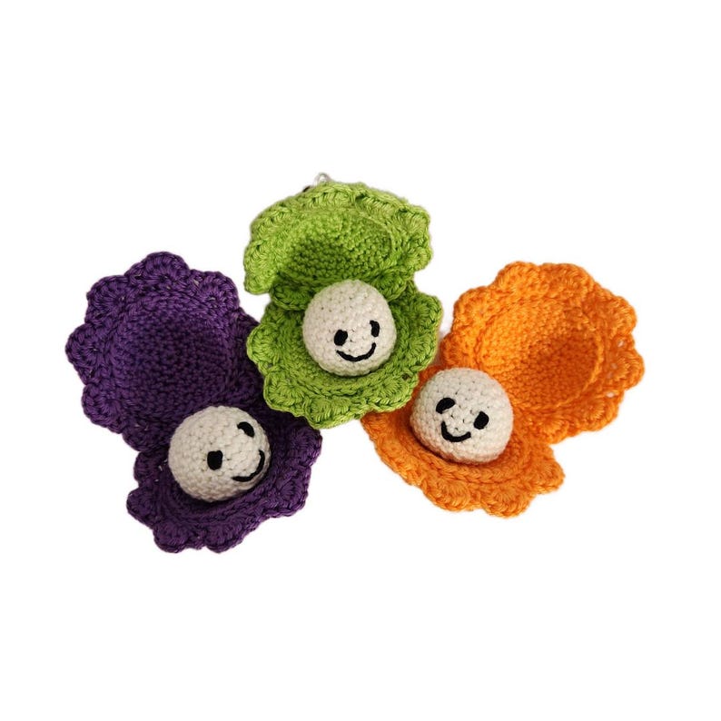 Amigurami Keychain- Clam With Pearl Keychain - Etsy