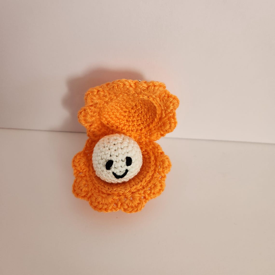 Amigurami Keychain- Clam With Pearl Keychain - Etsy