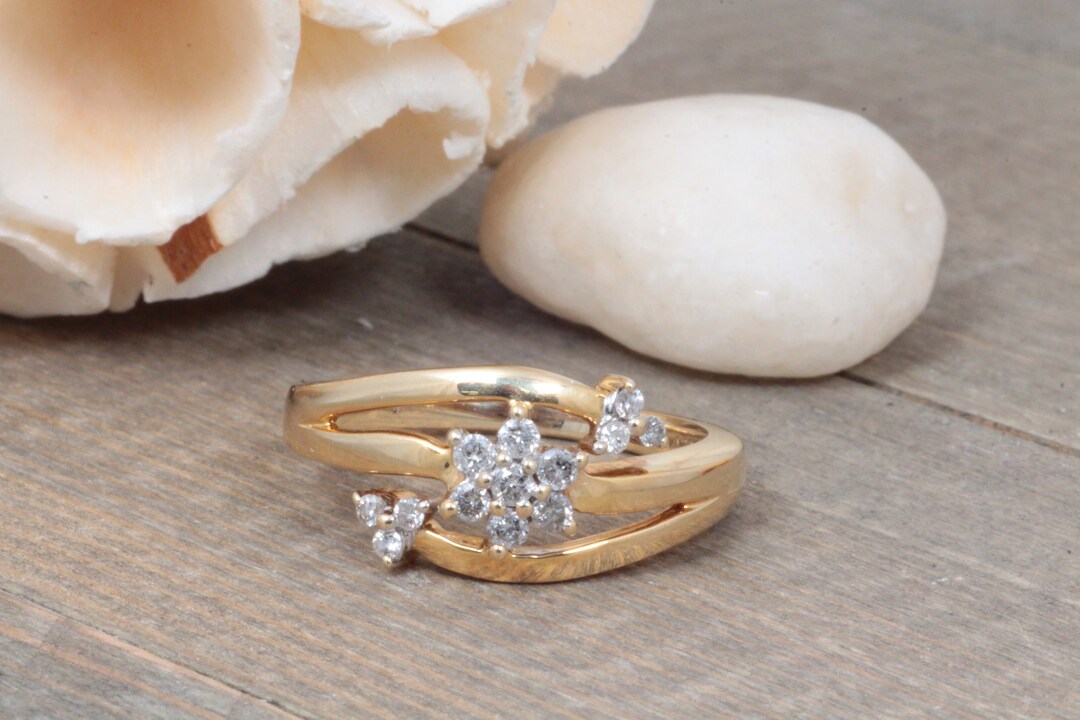 10k Gold Diamond Flower Design Cluster Ring Size 7 - Etsy