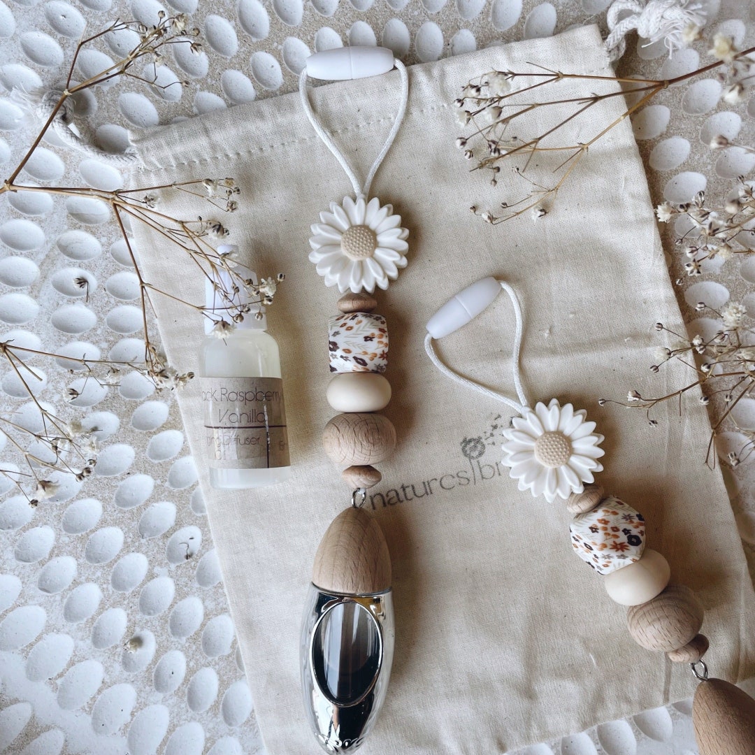 Wooden Hanging Diffuser Coconut Flower Hand Beaded Diffuser , Hanging ...
