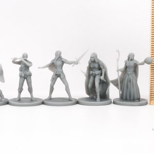 Feminine Dnd Miniatures set of 5 Adventurer Dnd Minis - Etsy