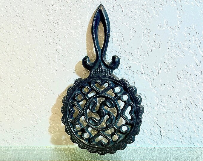 Wilton Cast Iron Trivet With Heart Design! 3 Legged, Small, Round ...