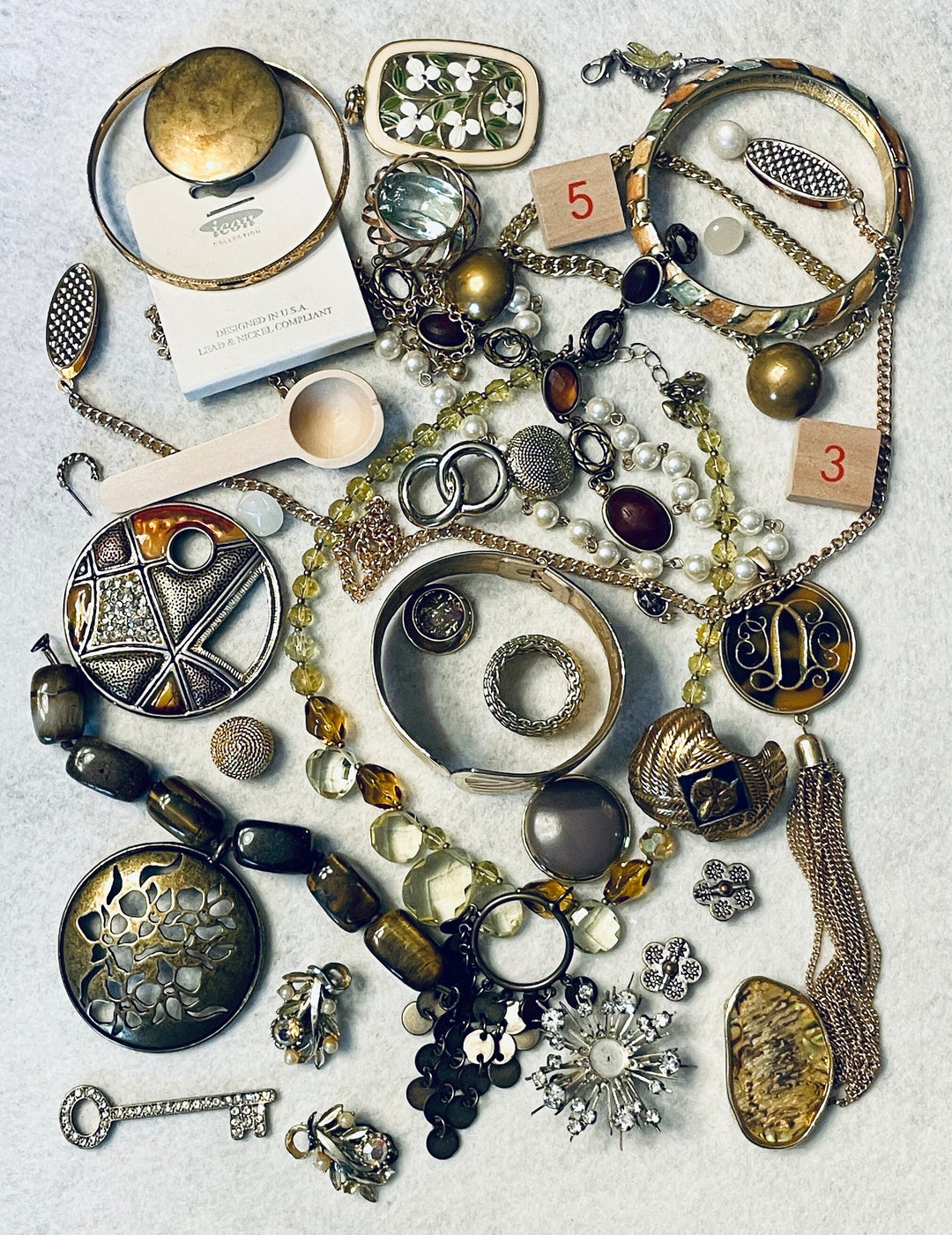 Vintage to Modern Costume Jewelry Bulk Jewelry and DIY Craft Items ...