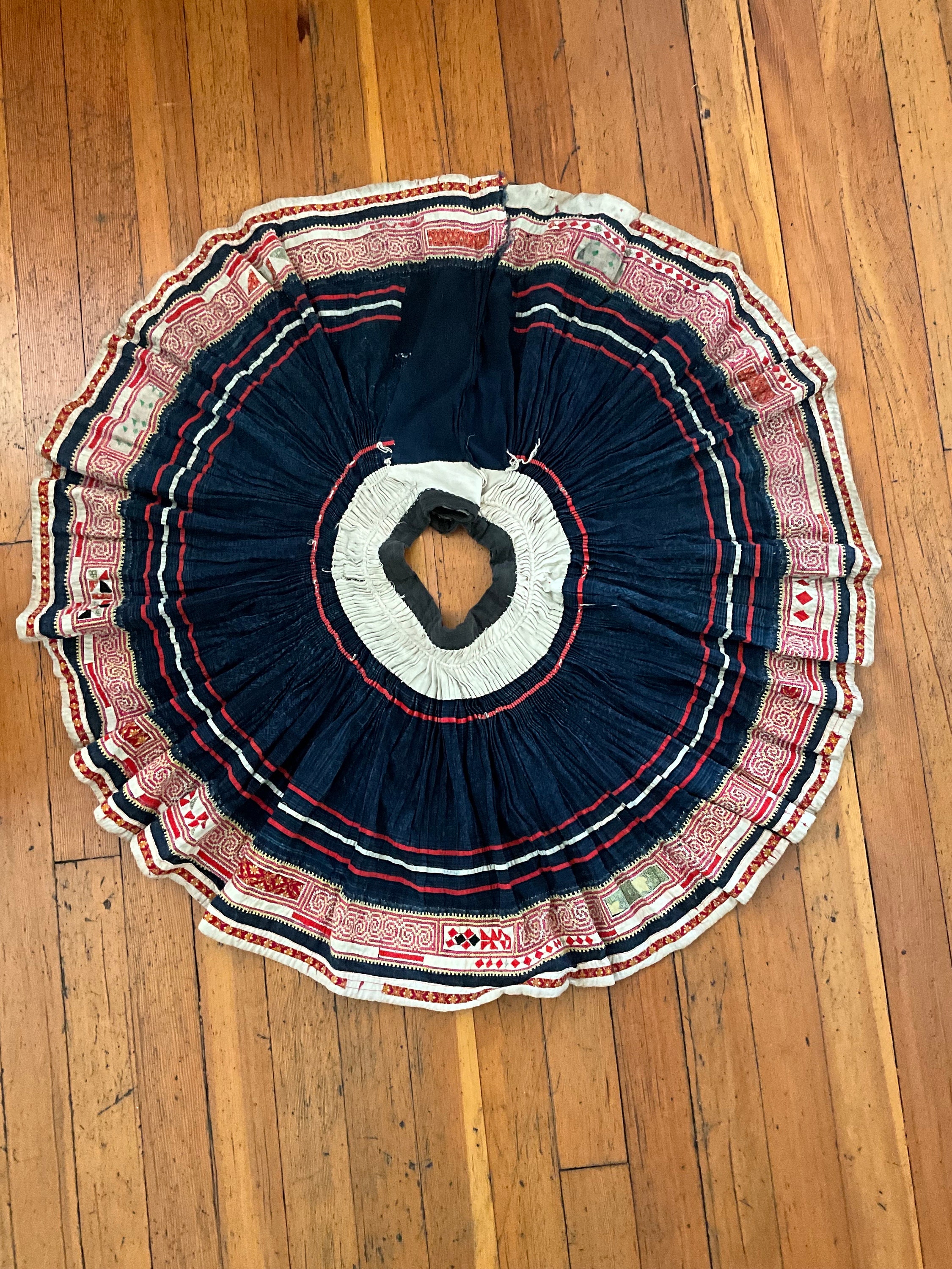 Vintage, Miao,hmong Tribe, Indigo Batik Dyed Pleated Embroidery Skirt ...