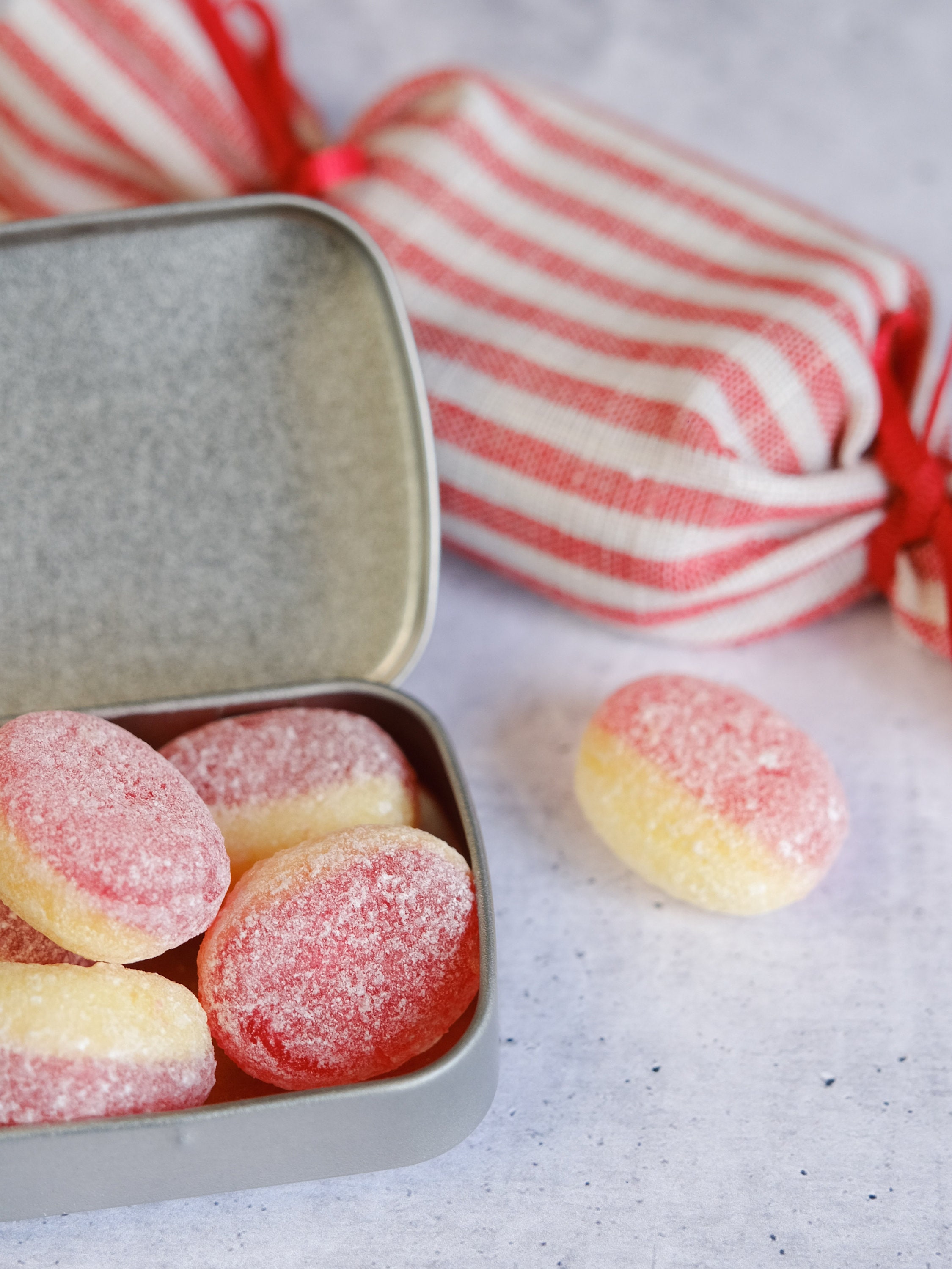 Set of Old Fashioned Humbugs Self Fill Wedding Favours Alternative ...