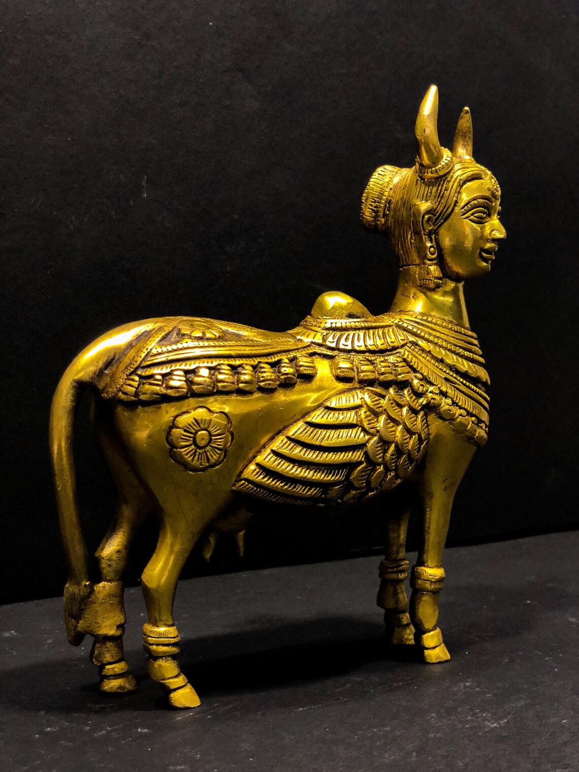 Kamdhenu Cow Statue in Brass, 20 Cm Holy Cow Idol, Showpiece for Home ...