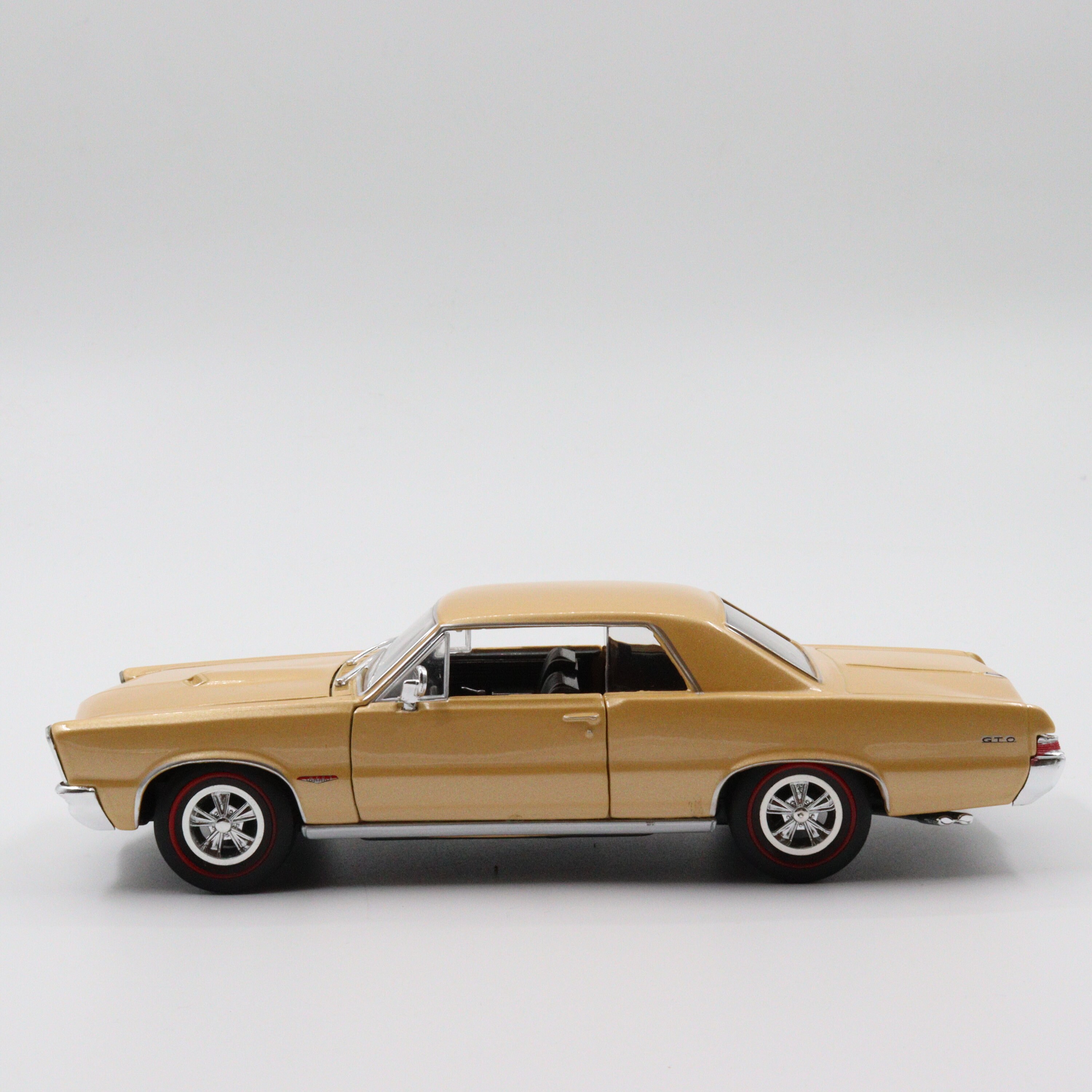 Welly 1965 Pontiac GTO Classic Model Car|scale 1/24 Gold Diecast Car ...