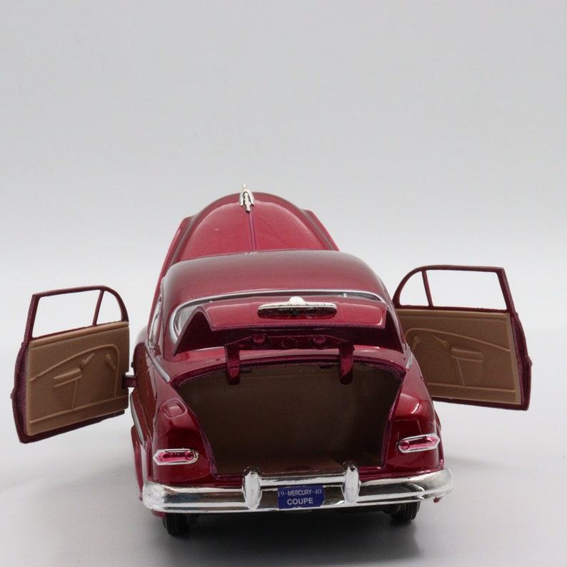 Motormax 1949 Mercury Couple|motomax Model Car|scale 1:24 Diecast ...