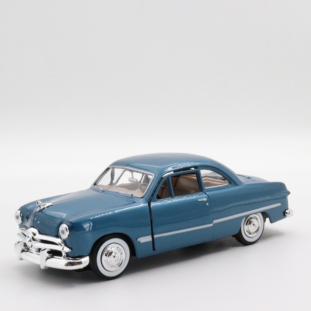 Motormax Ford Couple|scale 1:24 Diecast Vintage Car|classic Model Car ...