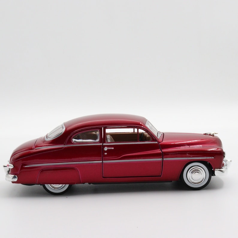 Motormax 1949 Mercury Couple|motomax Model Car|scale 1:24 Diecast ...