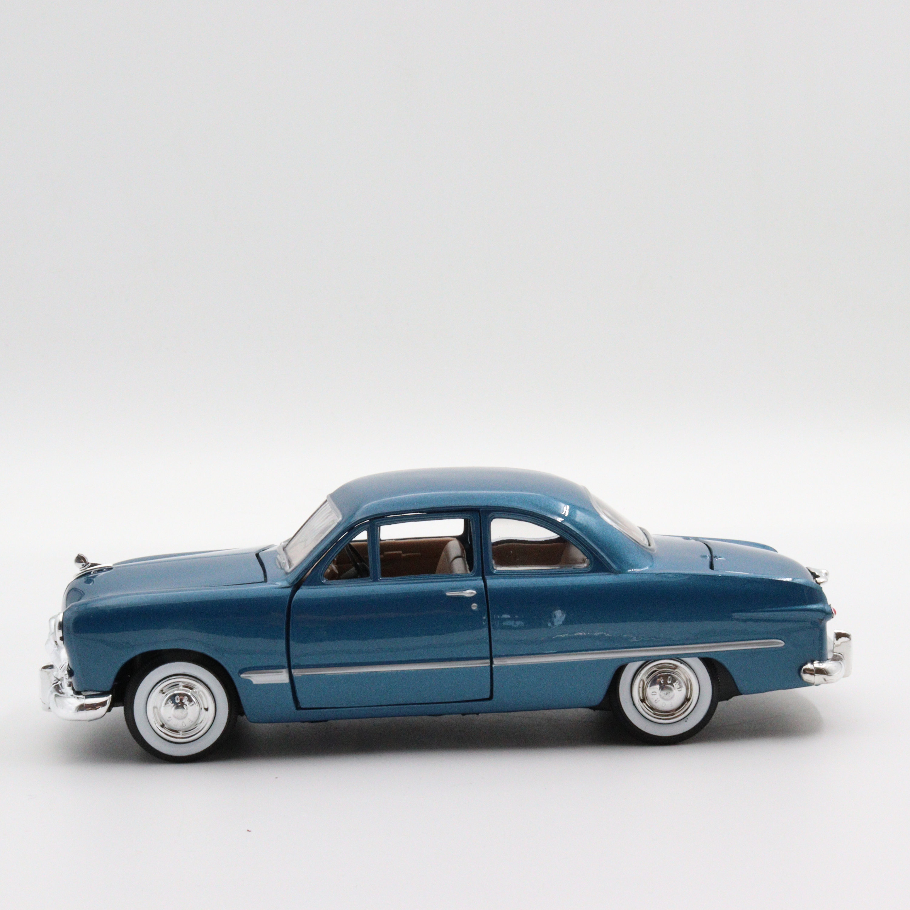 Motormax Ford Couplescale 1:24 Diecast Vintage Carclassic Model ...