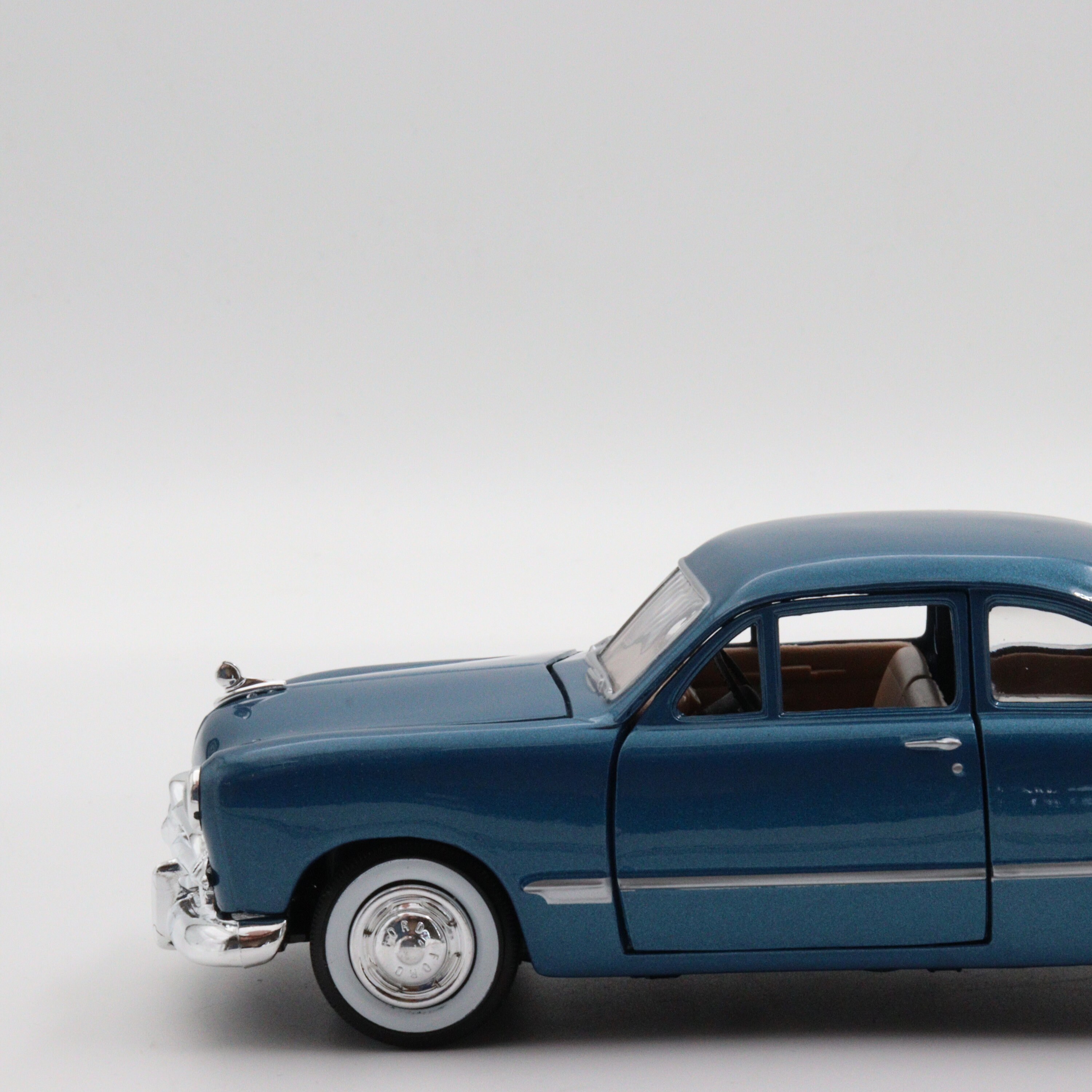 Motormax Ford Couplescale 1:24 Diecast Vintage Carclassic Model ...