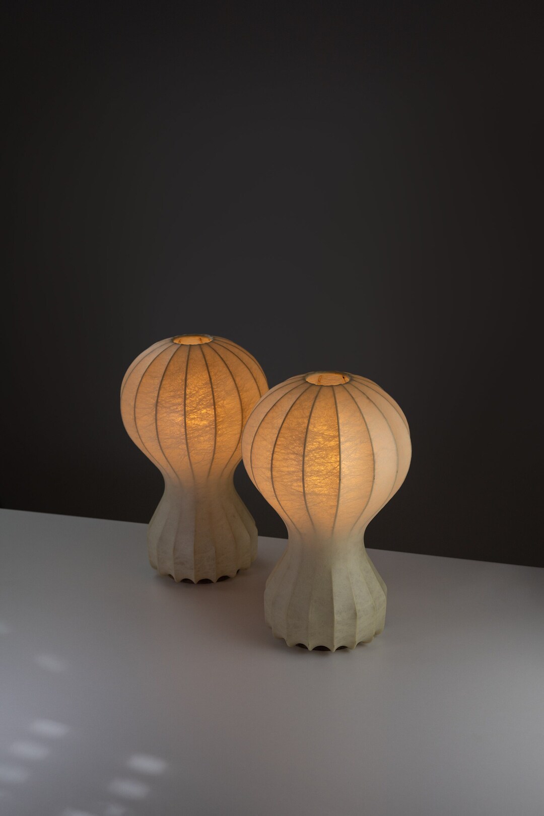 Pair of Vintage Cocoon Gatto Resin Table Lamps by Achille & Pier ...