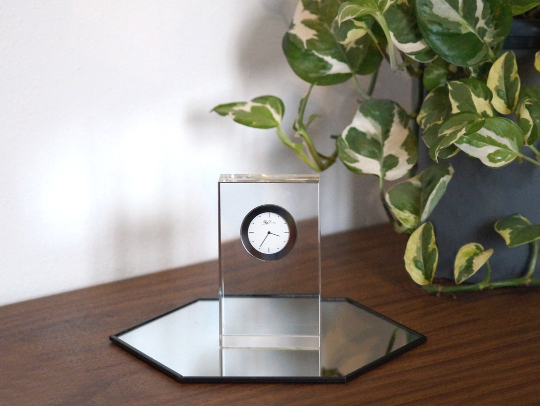 Crystal Glass Clock Table Clock Movement High-quality Workmanship Gift ...