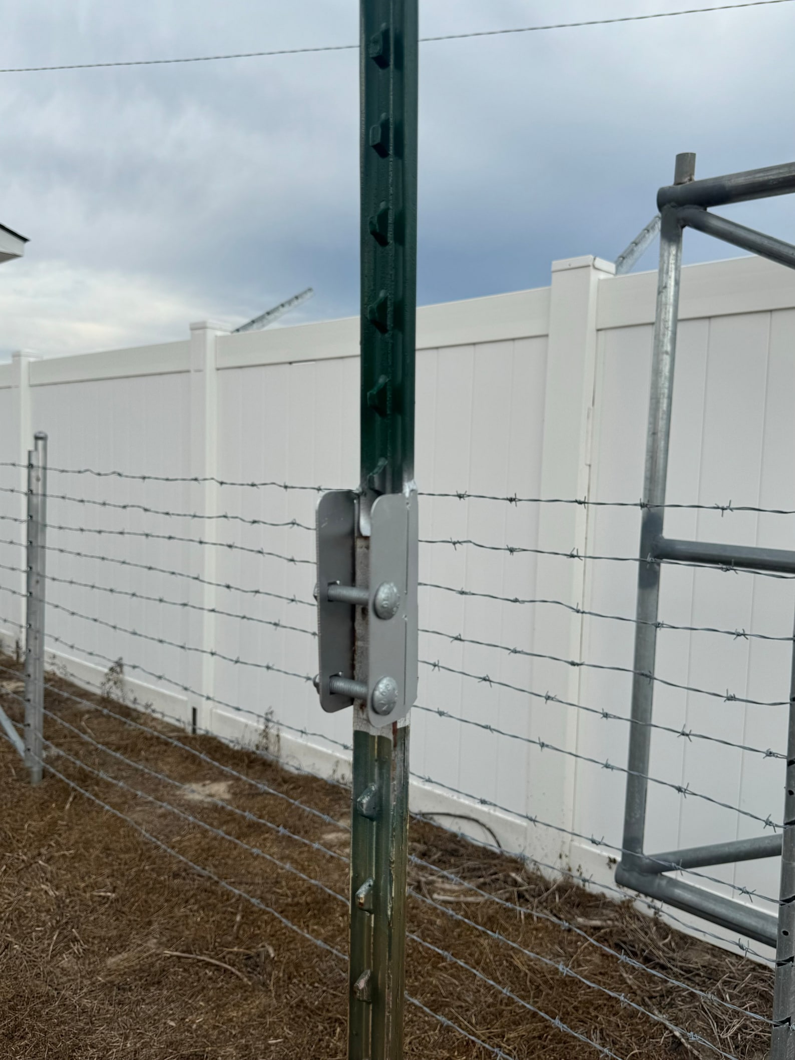 Extend-a-post Vertical Bolt-on T-post Extension X 2' Long - Vineyard ...