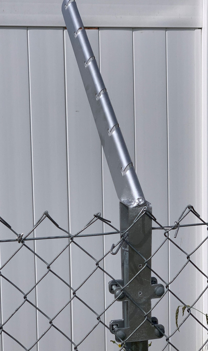 Extend-an-arm - 45-degree Barbwire Extension / 2' Long - 6-strand ...