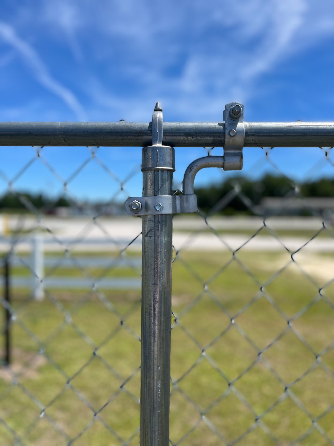 Top Rail Locking Device - 1-3/8" Top Rail X 1-5/8" Post - 4 Pack - Stop ...