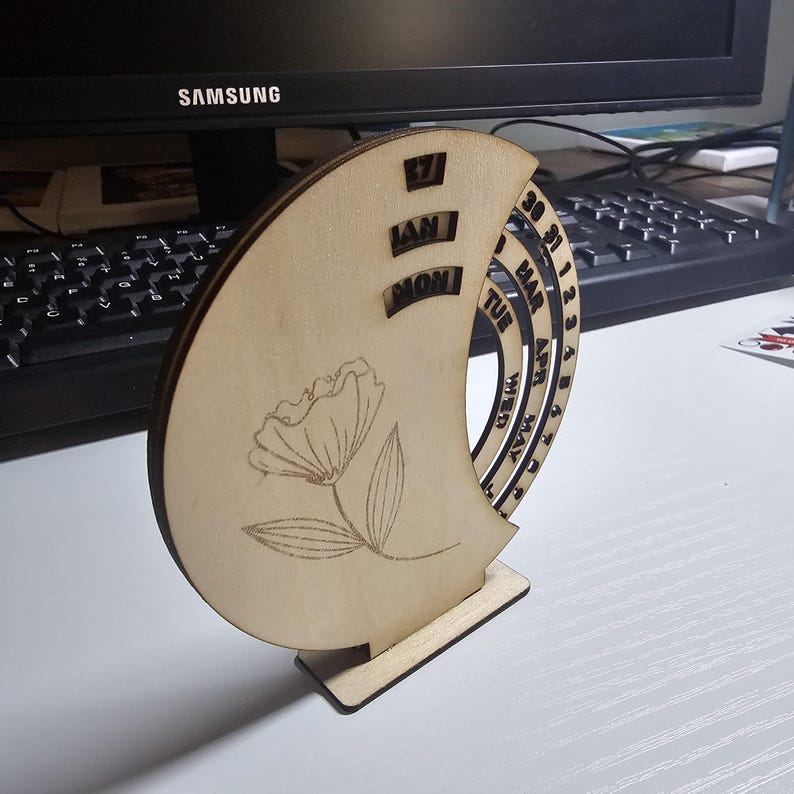 Personalized Perpetual Wooden Calendar - Sustainable Desk Organizer ...