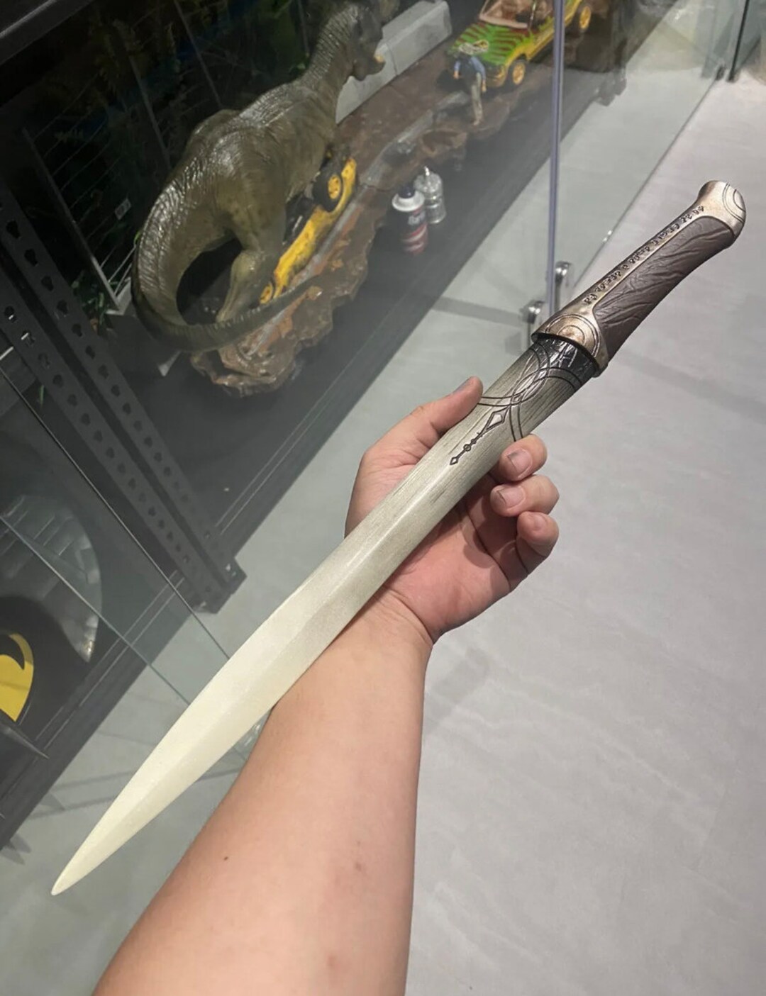 The ULTIMATE Worm Crystal Tooth Knife With Sheath Movie Prop Replica ...