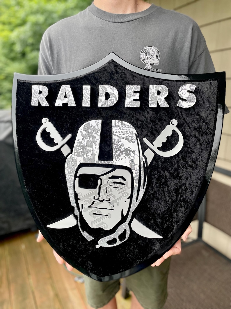 Las Vegas Raiders Black Velvet LED Sign - Etsy